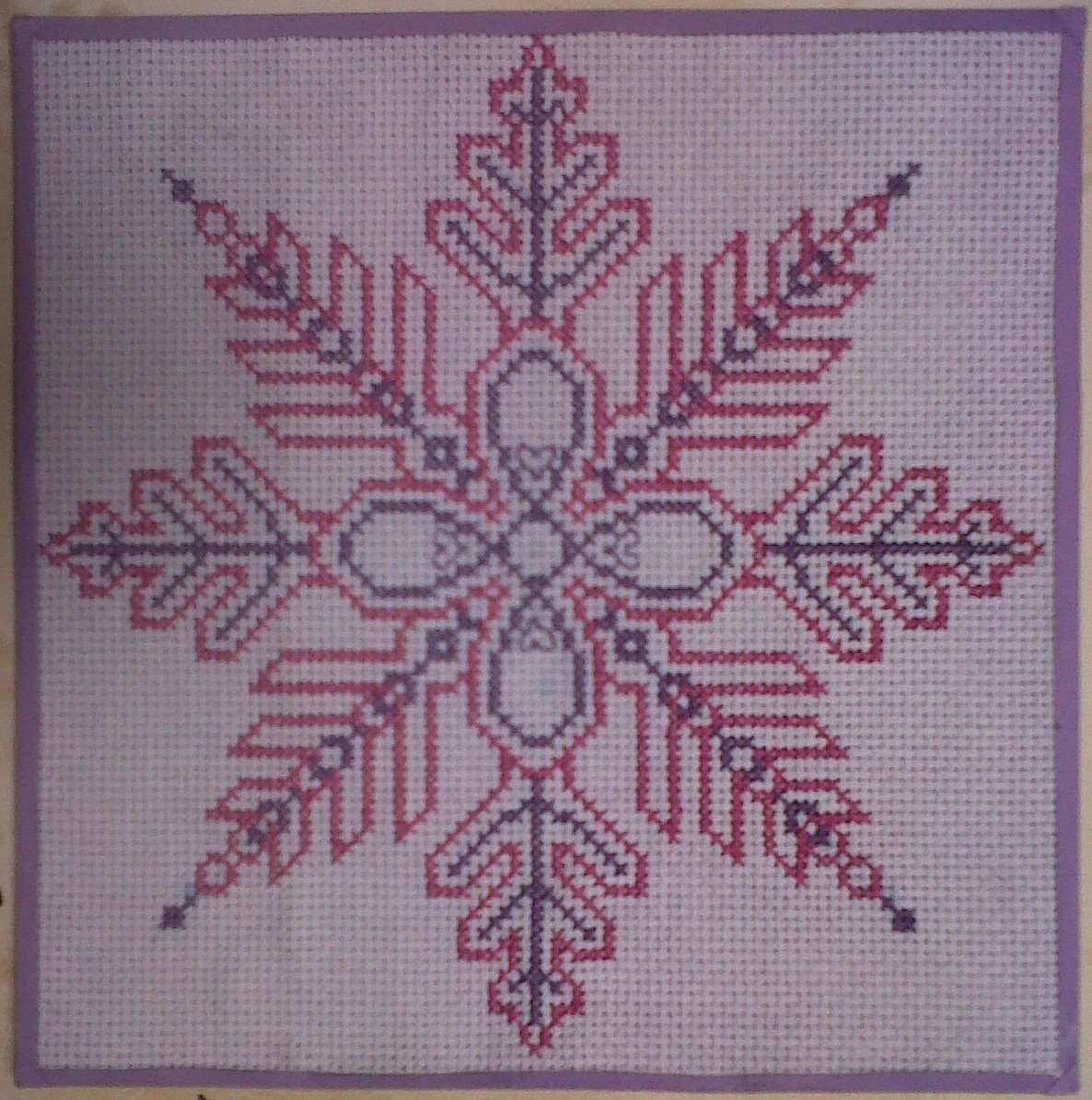 Vous cherchez un modèle broderie simple pour vous donner des idées dans ...